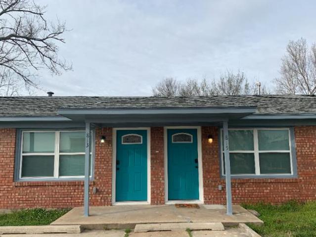 2 Br, 1 bath, Condo 815 E Lindsey