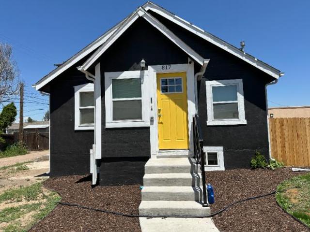 2 Br, 1 bath, Condo 817 1st St