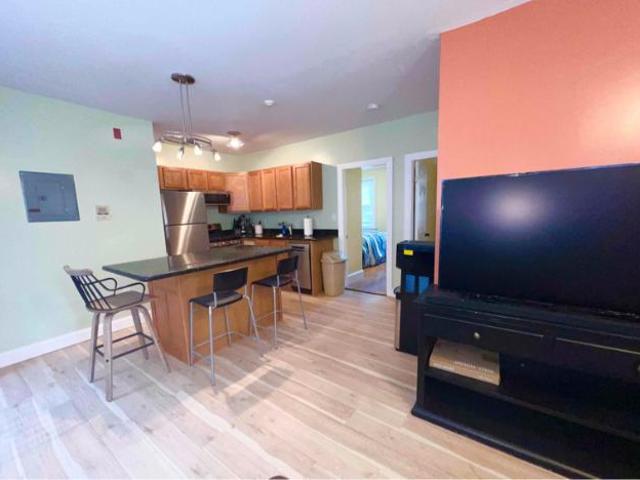 2 Br, 1 bath, Condo 81 83 America St