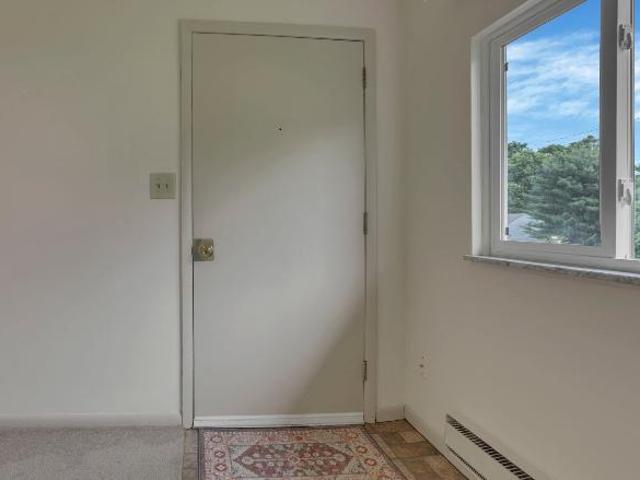 2 Br, 1 bath, Condo 81 W North St