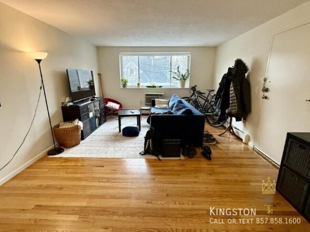 2 Br, 1 bath, Condo 81 Green St