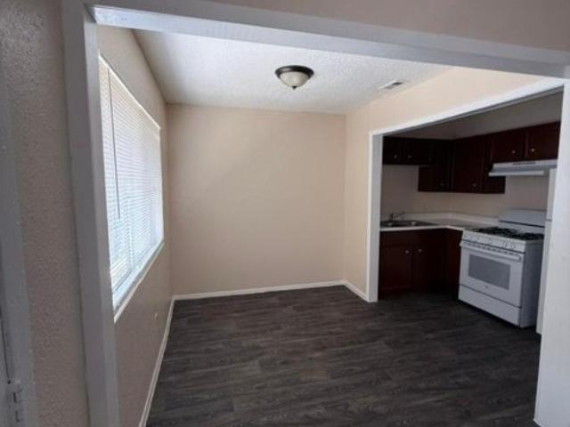 2 Br, 1 bath, Condo 8207 Landing Ave
