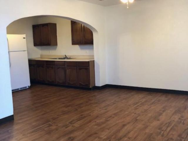 2 Br, 1 bath, Condo 820 S Ave A