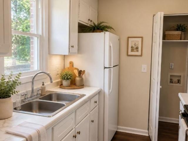 2 Br, 1 bath, Condo 821 East Lafayette Street