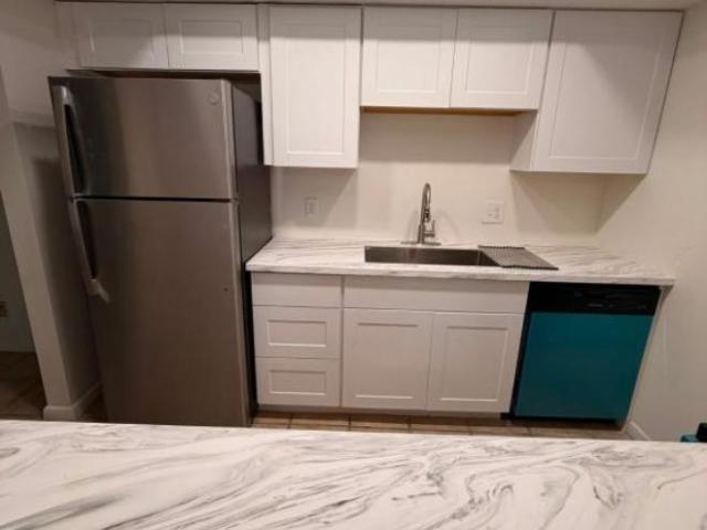 2 Br, 1 bath, Condo 821 N Keene Rd