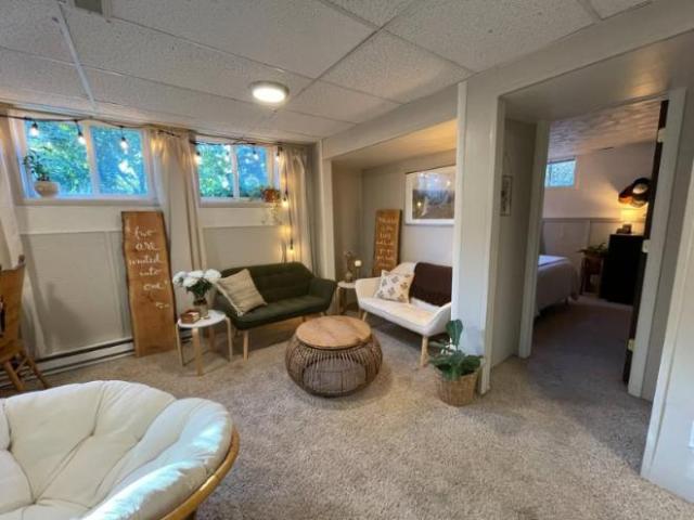 2 Br, 1 bath, Condo 823 Hazel St