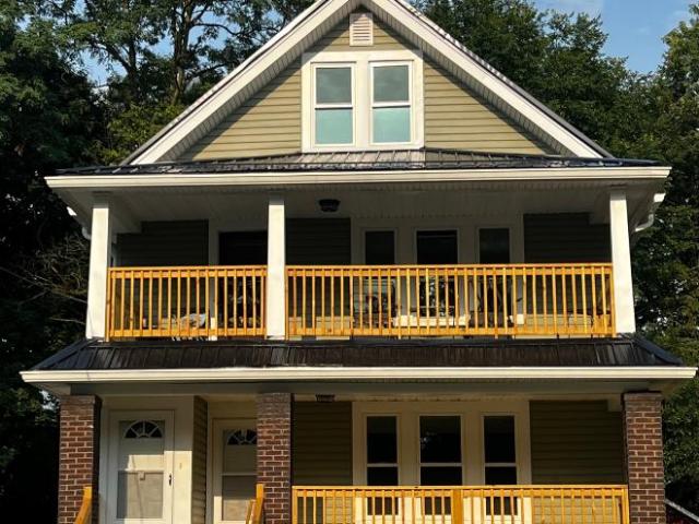 2 Br, 1 bath, Condo 825 Avon St