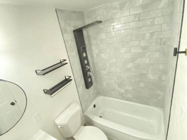 2 Br, 1 bath, Condo 825 Bonfoy Ave