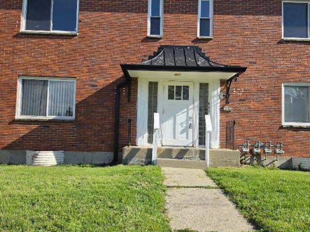 2 Br, 1 bath, Condo 829 Uhrig