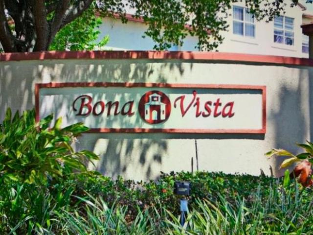 2 Br, 1 bath, Condo 832 Camargo Way