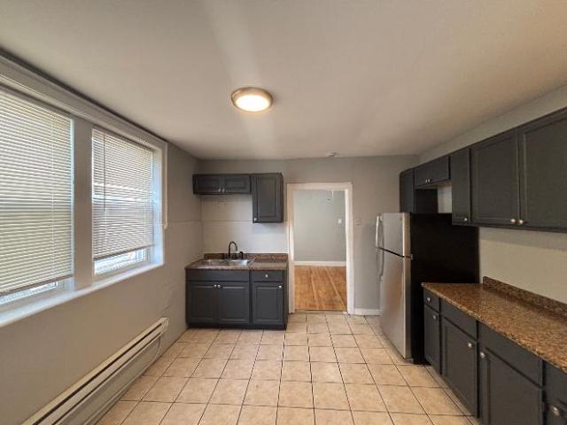 2 Br, 1 bath, Condo 8346 S Maryland