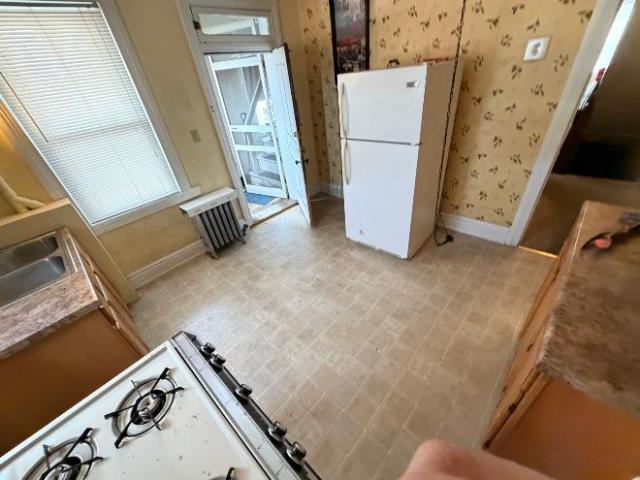2 Br, 1 bath, Condo 834 Latimer St