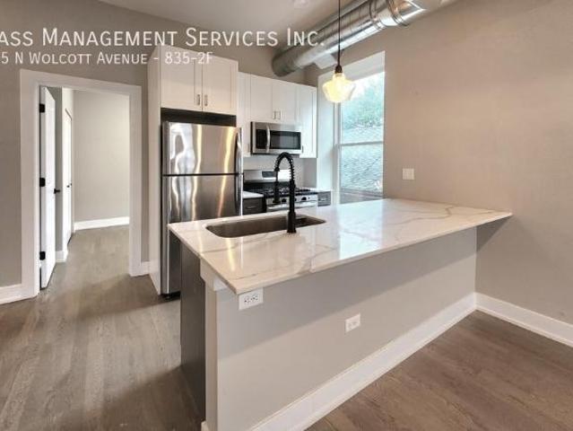 2 Br, 1 bath, Condo 835 N Wolcott Avenue