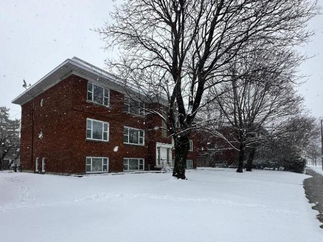 2 Br, 1 bath, Condo 839 Kirkwood Ave