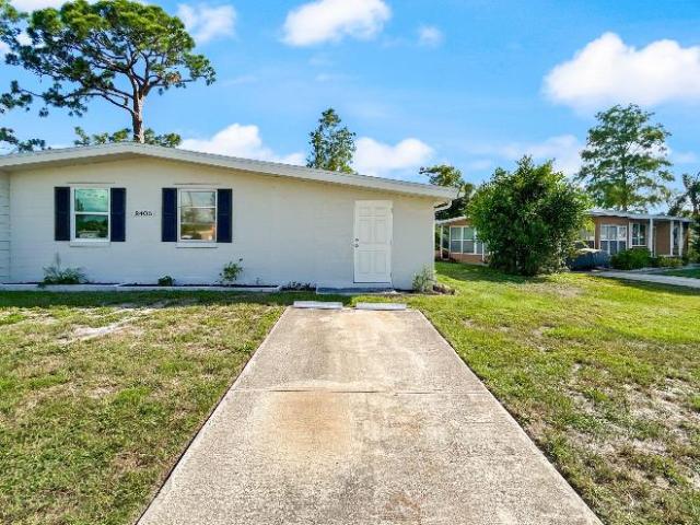 2 Br, 1 bath, Condo 8405 Aero Ave