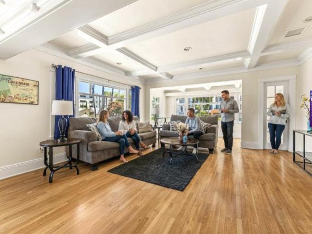 2 Br, 1 bath, Condo 841 E Ocean Blvd