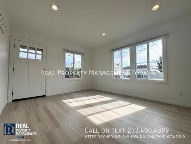 2 Br, 1 bath, Condo 8420 1/2 South Tacoma Way
