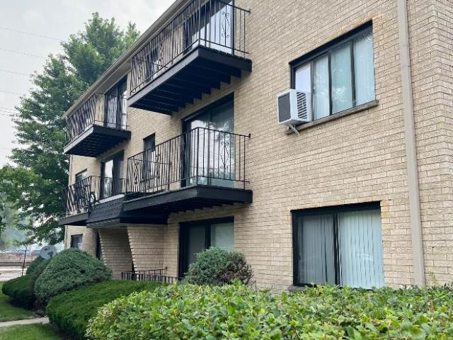 2 Br, 1 bath, Condo 8423 W Arnold Street