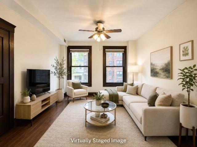2 Br, 1 bath, Condo 852 West Diversey