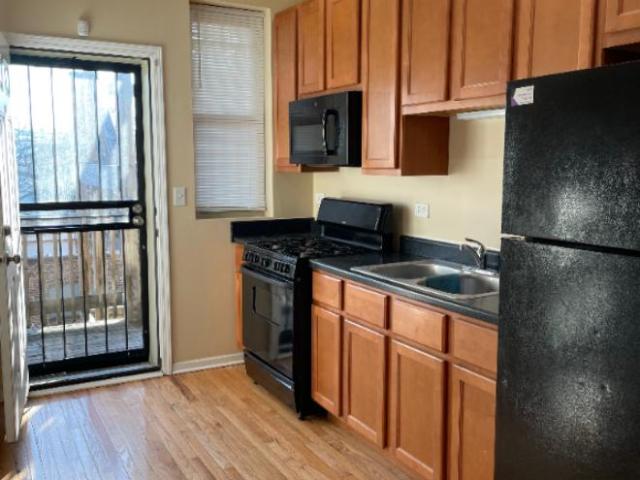 2 Br, 1 bath, Condo 853 E 64th St