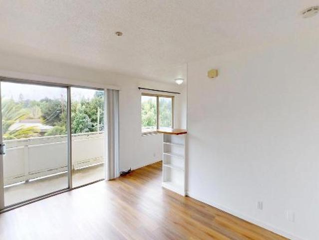 2 Br, 1 bath, Condo 8564 Cypress Ave