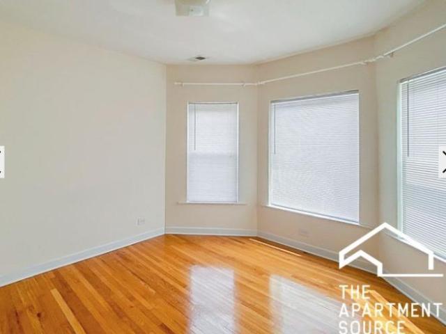 2 Br, 1 bath, Condo 857 West Cornelia Ave