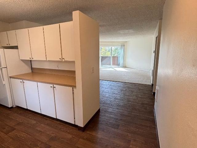2 Br, 1 bath, Condo 8585 SW Canyon Ln