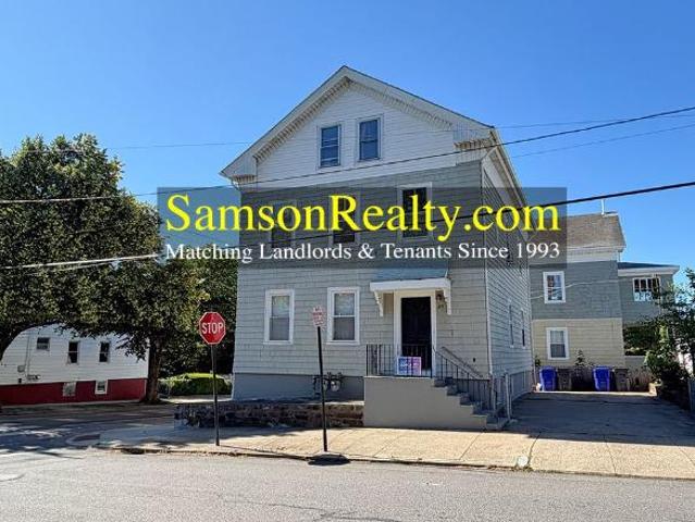 2 Br, 1 bath, Condo 85 Eeast George