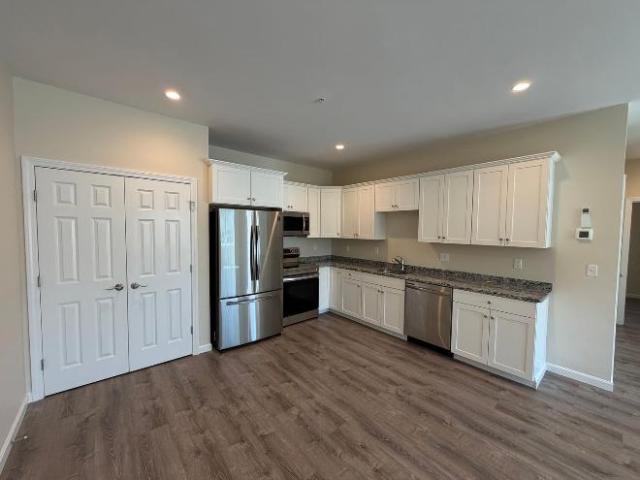 2 Br, 1 bath, Condo 85 Lowell St