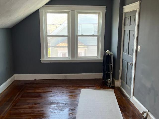 2 Br, 1 bath, Condo 85 Pekin 3