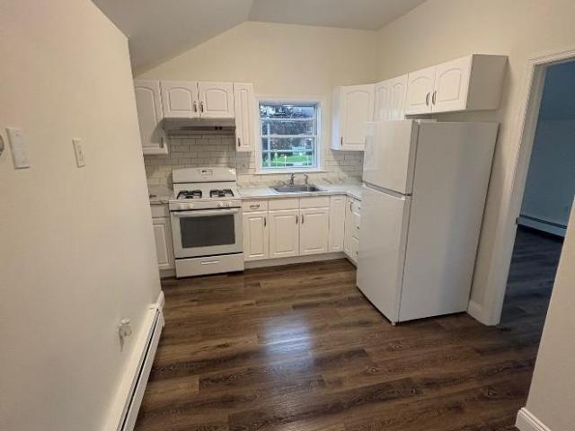2 Br, 1 bath, Condo 861 Valley St