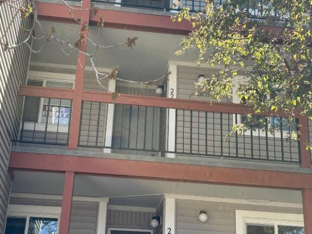 2 Br, 1 bath, Condo 8625 Clay St