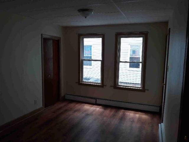 2 Br, 1 bath, Condo 863 Plymouth Ave