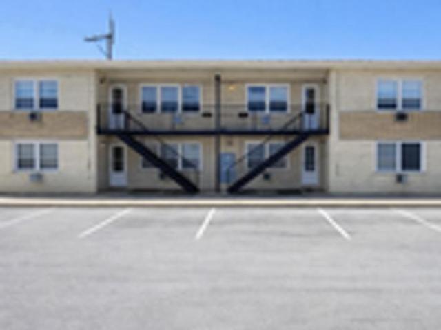 2 Br, 1 bath, Condo 8706 S Troy Ave