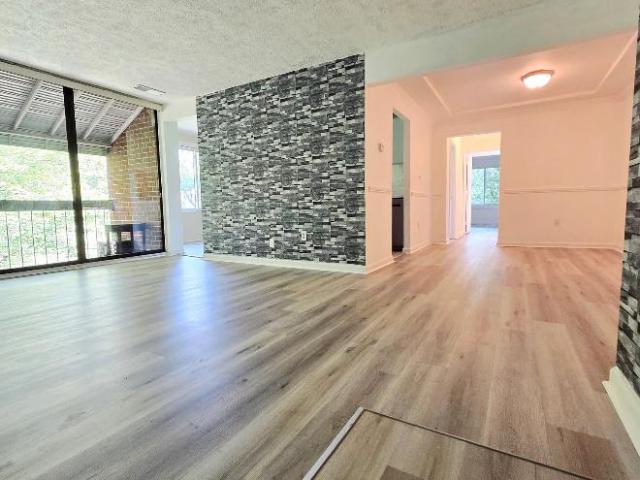 2 Br, 1 bath, Condo 8729 Hayshed Ln