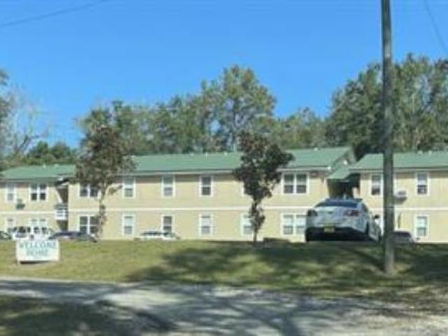 2 Br, 1 bath, Condo 872 Deerwood Lane