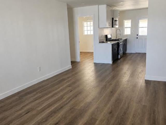 2 Br, 1 bath, Condo 873 Riverlawn Ave