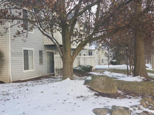 2 Br, 1 bath, Condo 875 Clyde Avenue