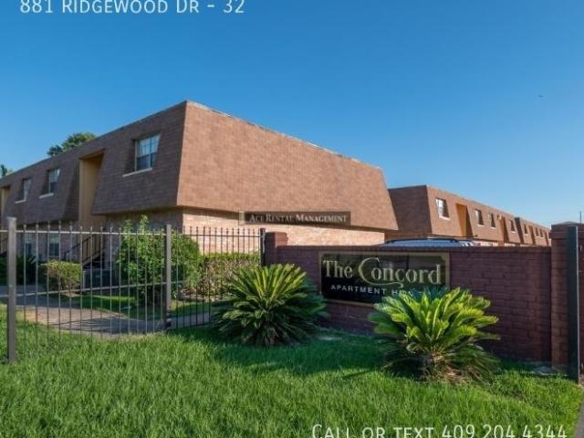 2 Br, 1 bath, Condo 881 Ridgewood Dr