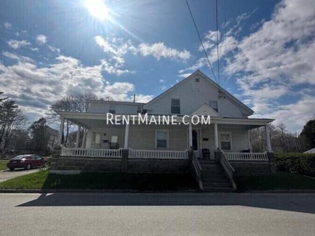2 Br, 1 bath, Condo 8 Beacon St