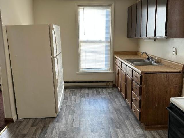 2 Br, 1 bath, Condo 8 10 And 12 Church Street