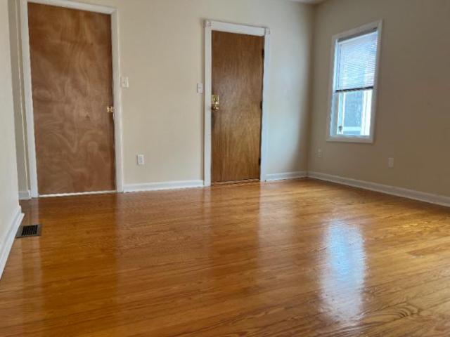 2 Br, 1 bath, Condo 93 Belleville