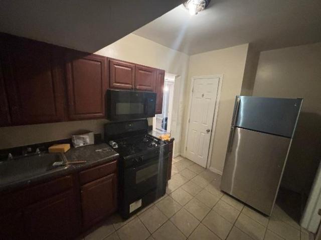 2 Br, 1 bath, Condo 93 Fairview Ave