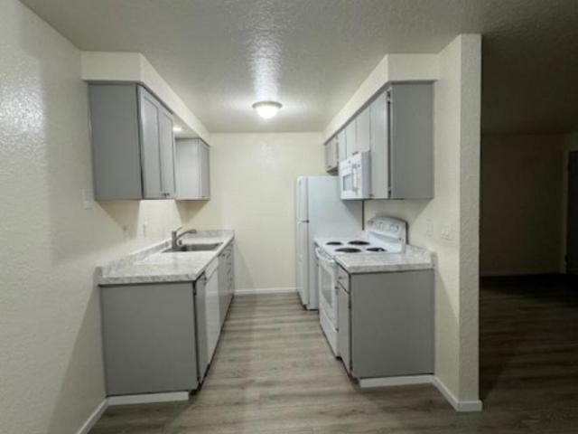 2 Br, 1 bath, Condo 9017 236th St SW