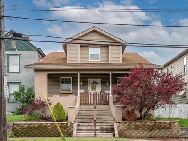 2 Br, 1 bath, Condo 904 Penn Ave