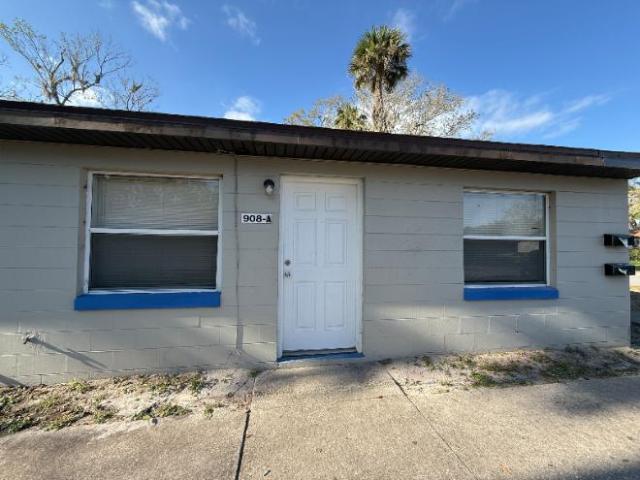 2 Br, 1 bath, Condo 908 Lora Street
