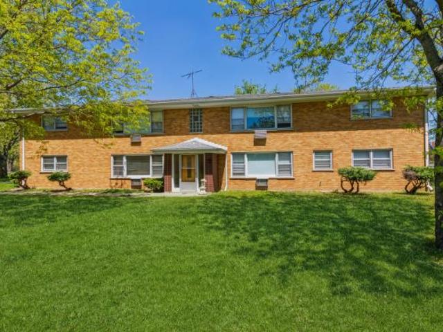 2 Br, 1 bath, Condo 909 Elder Rd