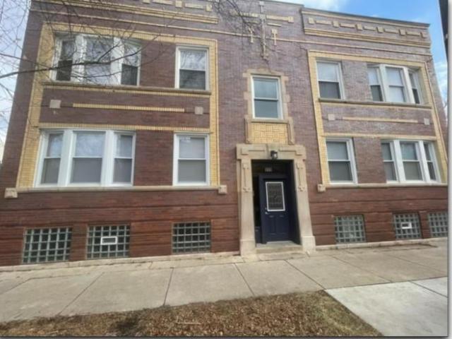 2 Br, 1 bath, Condo 909 N Austin Blvd