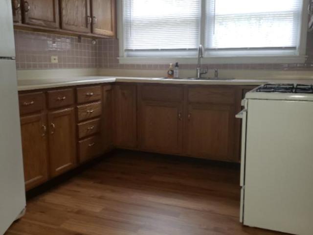2 Br, 1 bath, Condo 9103 Lamon Ave