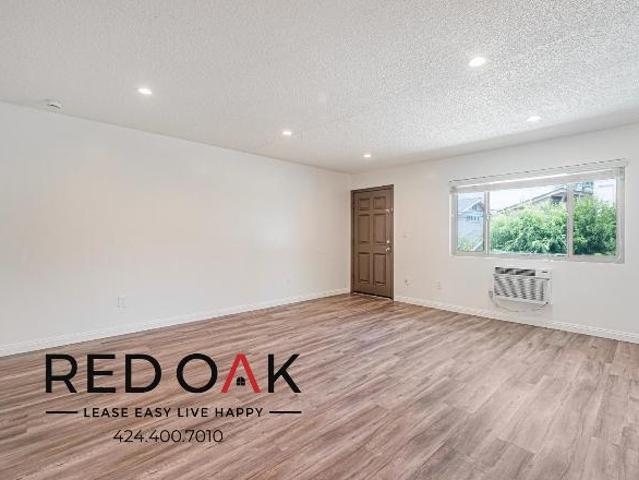 2 Br, 1 bath, Condo 911 Monterey Ave